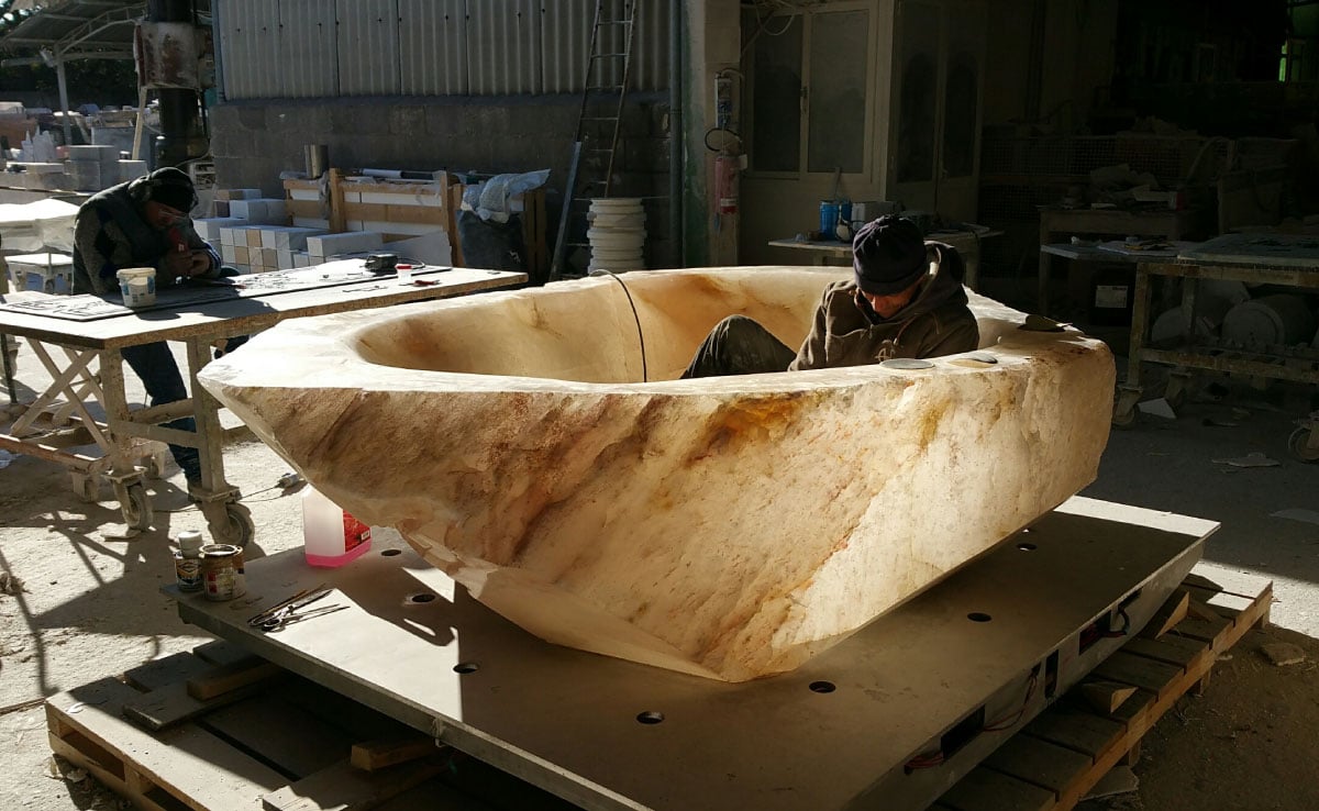 The Stonemason: who he is and what he does | Dedalo Stone