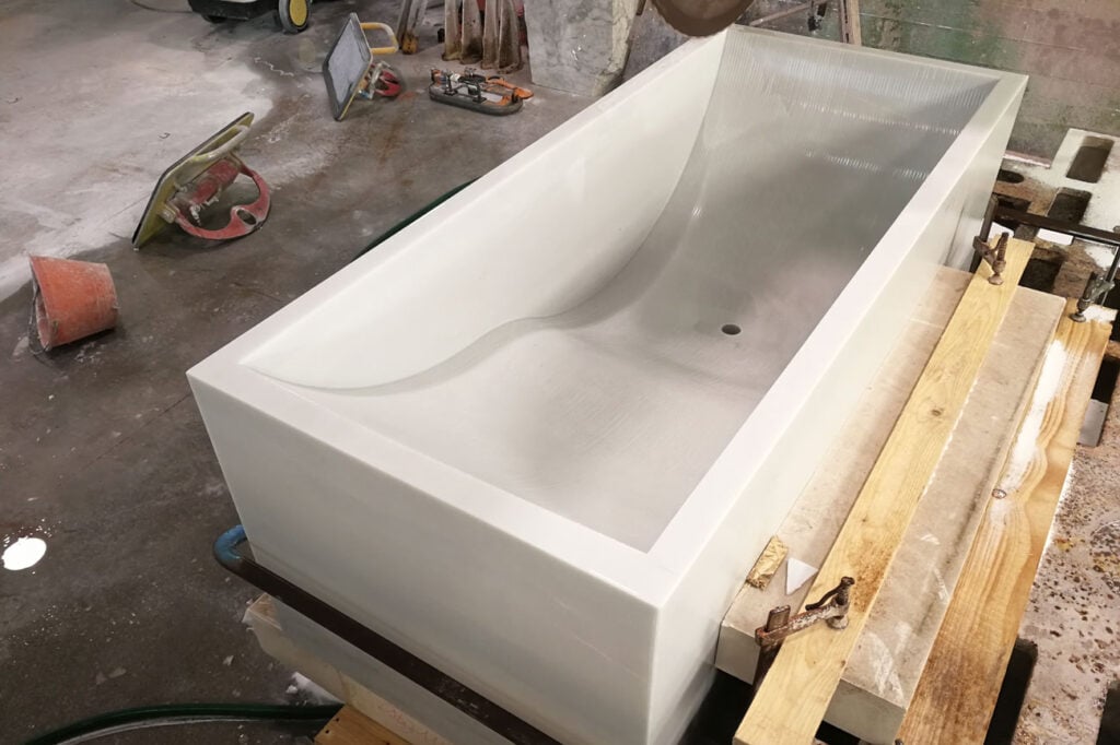 Marble Bathtubs for Elegant Bathrooms | Dedalo Stone